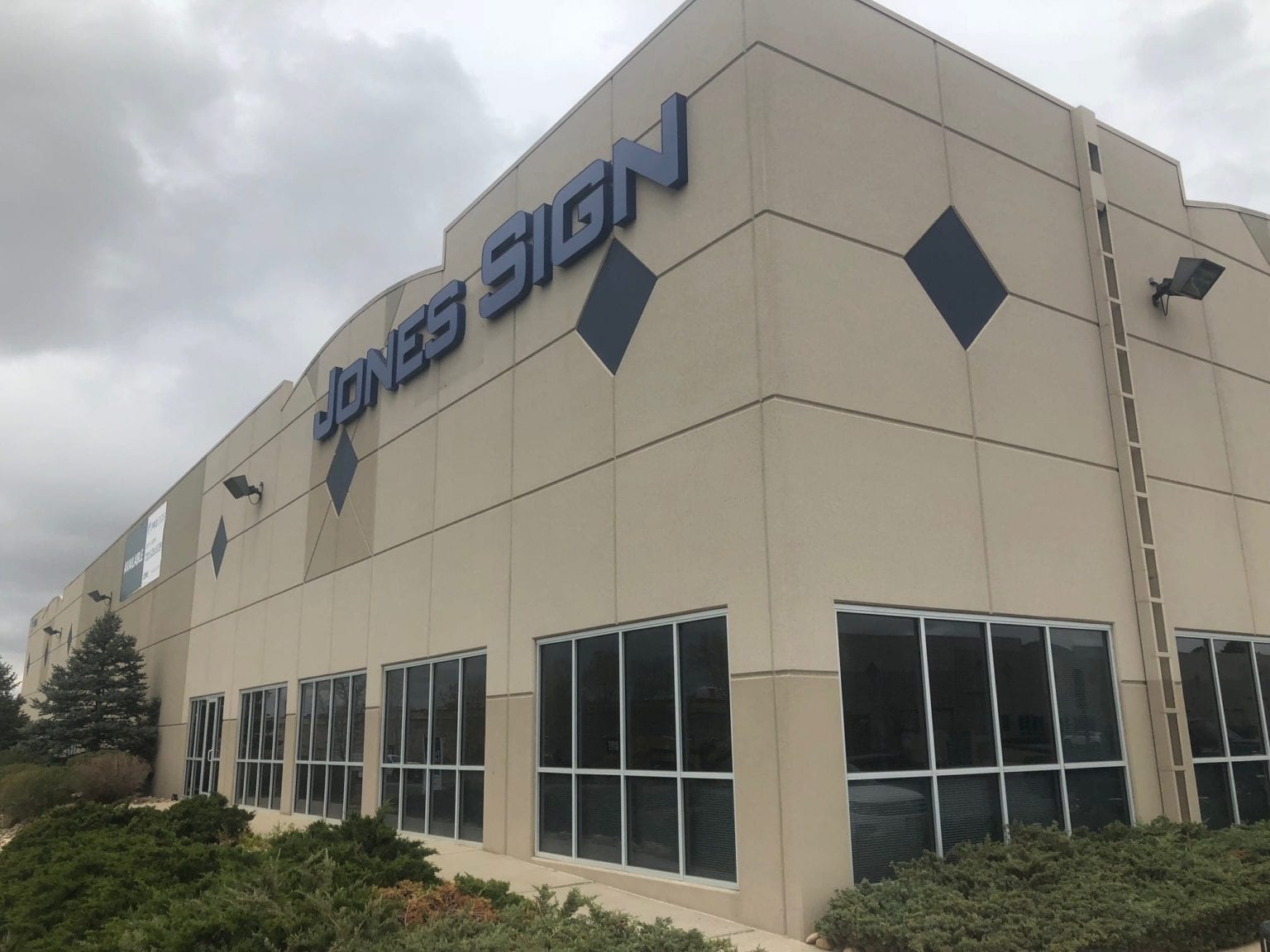 Jones Signs - Clarion Design